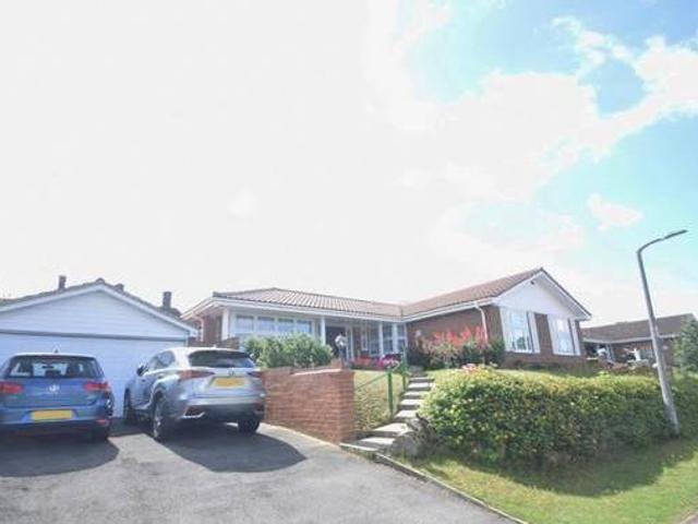 4 bedroom bungalow for sale in Abbotts Close Rochester ME1 ME1