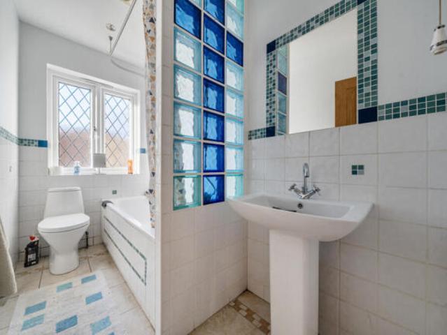 4 bedroom bungalow for sale in Armour Hill, Tilehurst, Reading, RG31