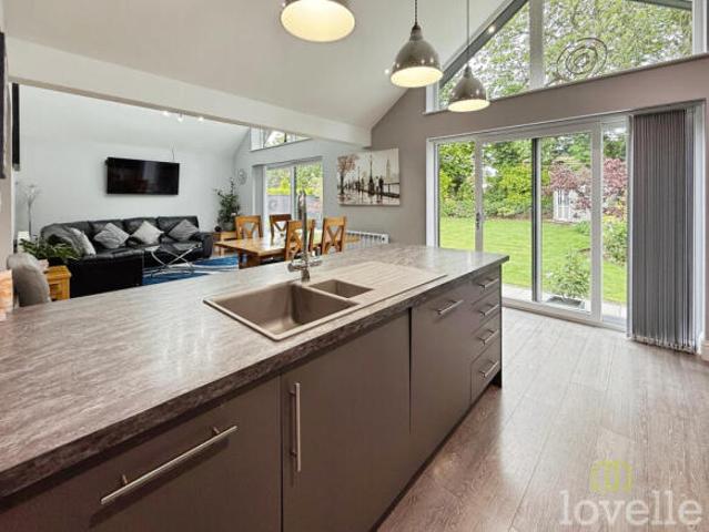 4 bedroom bungalow for sale in Doddington Road, Lincoln, LN6