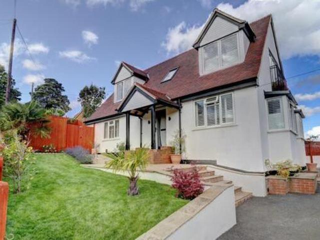 4 Bedroom Bungalow For Sale In High Wycombe, Buckinghamshire