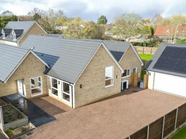 4 Bedroom Bungalow For Sale In Highfields Caldecote