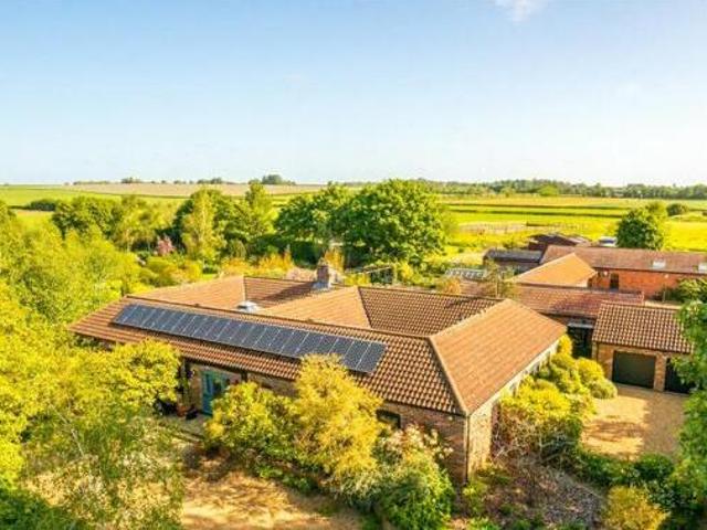 4 Bedroom Bungalow For Sale In Huntingdon, Bedfordshire