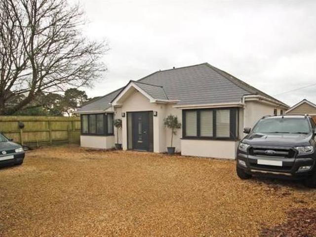4 bedroom bungalow for sale in Lower Ashley Road New Milton BH25