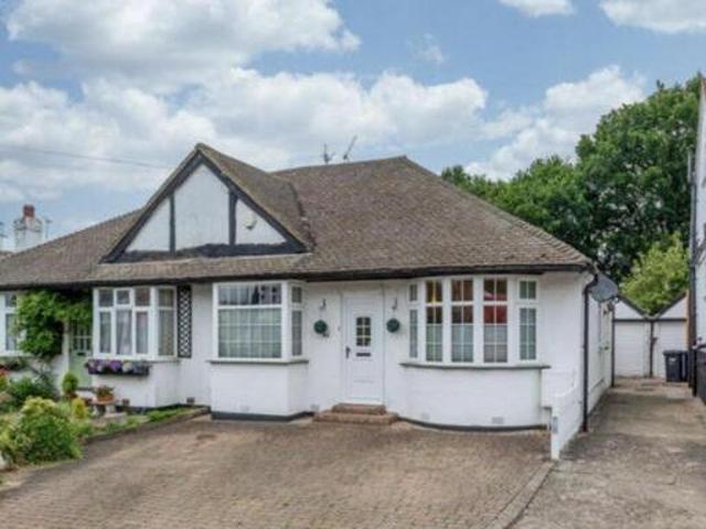 4 Bedroom Bungalow For Sale In London
