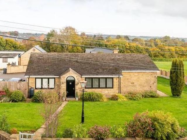 4 bedroom bungalow for sale in Latham Lane Gomersal Cleckheaton BD19