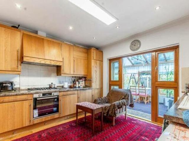 4 Bedroom Bungalow For Sale In South Ruislip, Ruislip