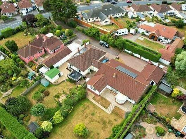 4 bedroom bungalow for sale in Spring Hill WestonsuperMare BS22