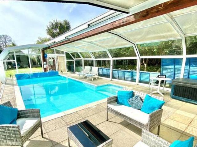 4 Bedroom Bungalow For Sale In St. Leonards, Ringwood