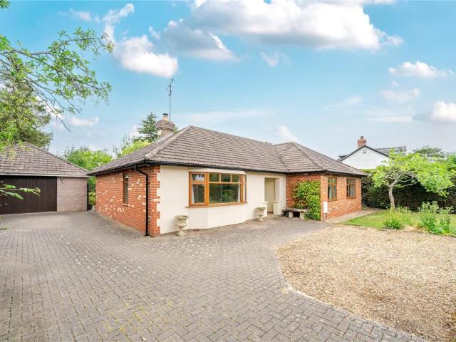 4 bedroom bungalow for sale in Sunnyfield Lane, Up Hatherley, Cheltenham, GL51