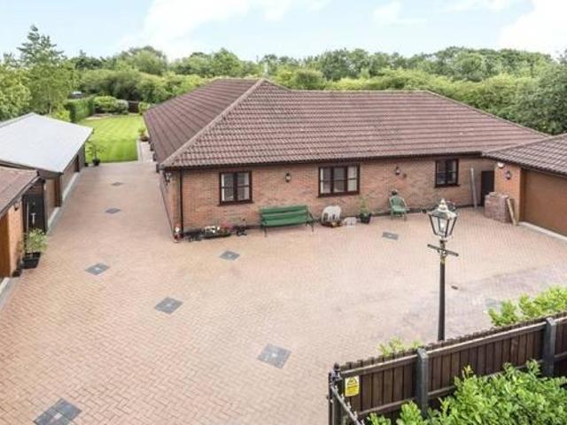 4 bedroom bungalow for sale in Sykes Lane Saxilby LN1 LN1