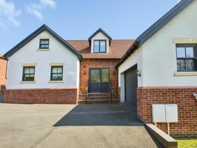 4 bedroom bungalow for sale in Pastures Hill, Littleover, Derby, Derbyshire, DE23