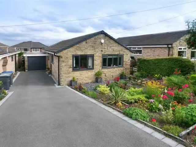 4 bedroom bungalow for sale in Rowantree Avenue, Baildon, Ship.