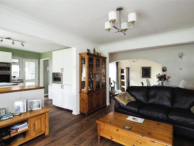 4 bedroom bungalow for sale in Wood Lane, Hucknall, Nottingham, Nottinghamshire, NG15