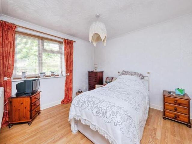 4 bedroom bungalow for sale in Woodrush Close, Beanhill, Milton Keynes, MK6