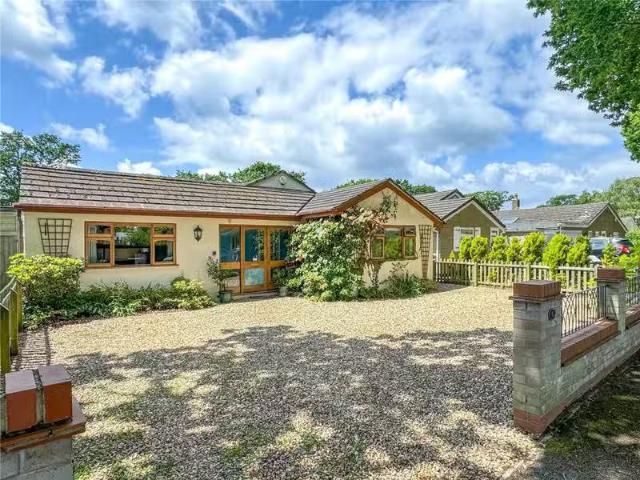 4 bedroom bungalow for sale in Wiltshire Road, Bransgore, Chri.