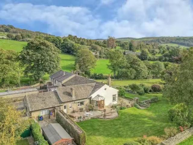 4 bedroom bungalow for sale in The Wynyates, Brunthwaite, Sils.