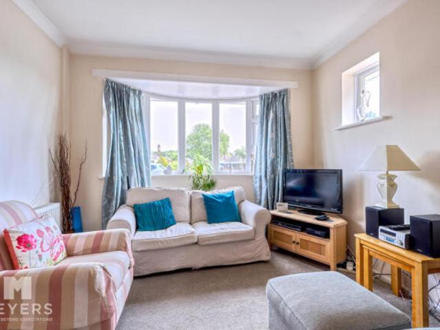 4 bedroom bungalow for sale in Thornbury Road, Bournemouth, BH6 4, BH6