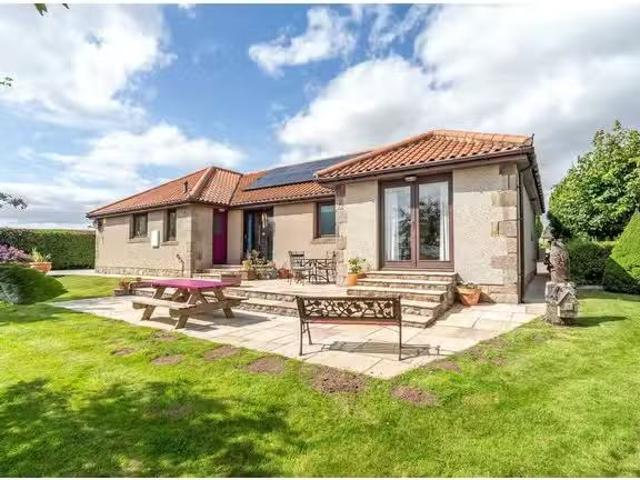 4 bedroom bungalow for sale, Unthank Square, Berwick upon twee.