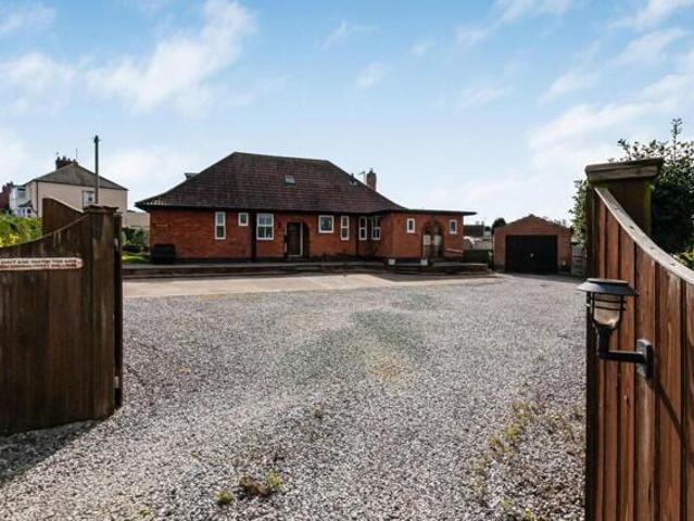 4 Bedroom Bungalow Hornsea East Riding Of Yorkshire LS101316346