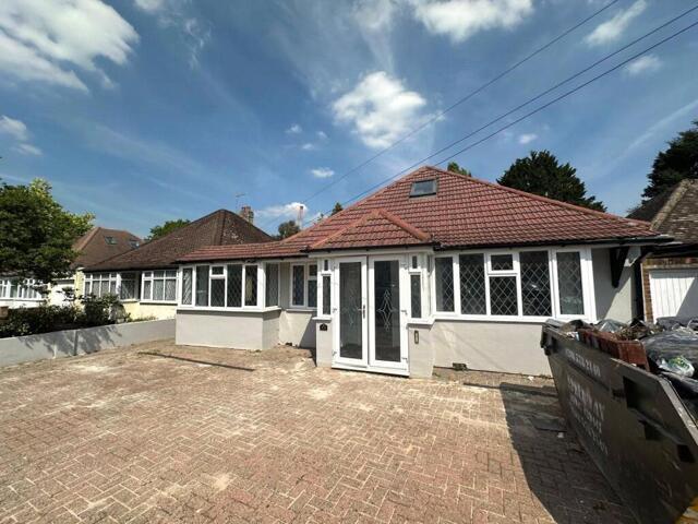 4 Bedroom Bungalow Hillingdon Greater London 101379170