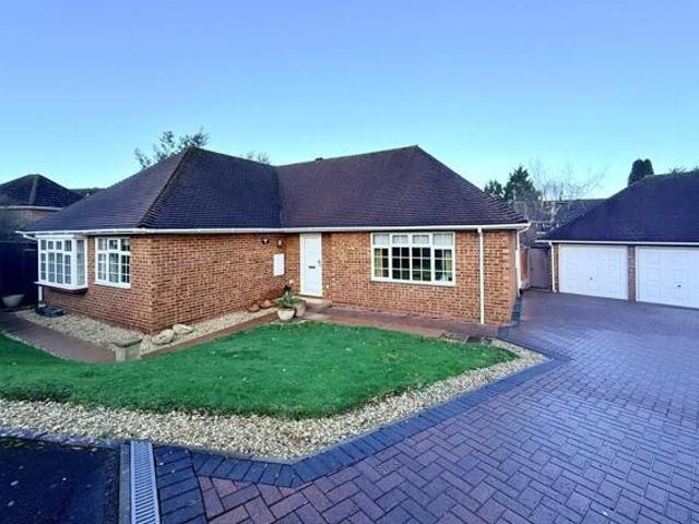 4 Bedroom Bungalow Hythe Hampshire 99236884