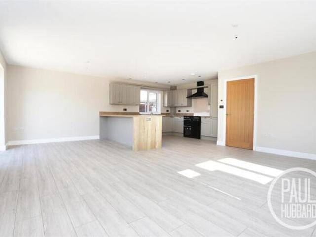 4 Bedroom Bungalow Lowestoft Suffolk 100953706
