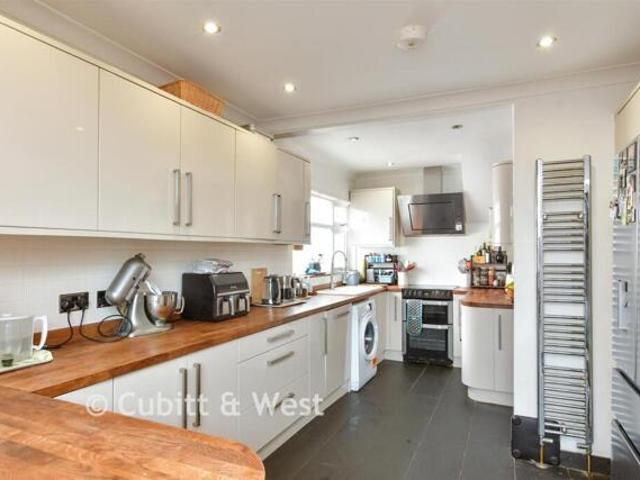 4 Bedroom Bungalow Lancing West Sussex 100426213