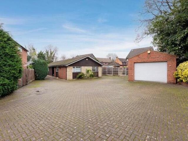 4 Bedroom Bungalow Langley Slough 98233328