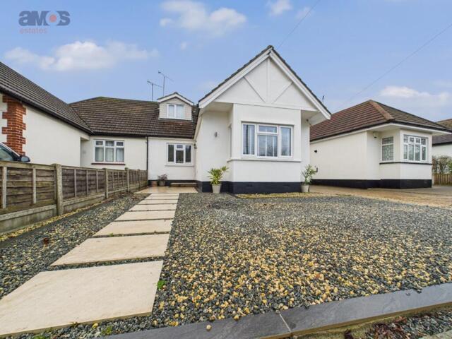 4 Bedroom Bungalow Leigh Essex LS100426234