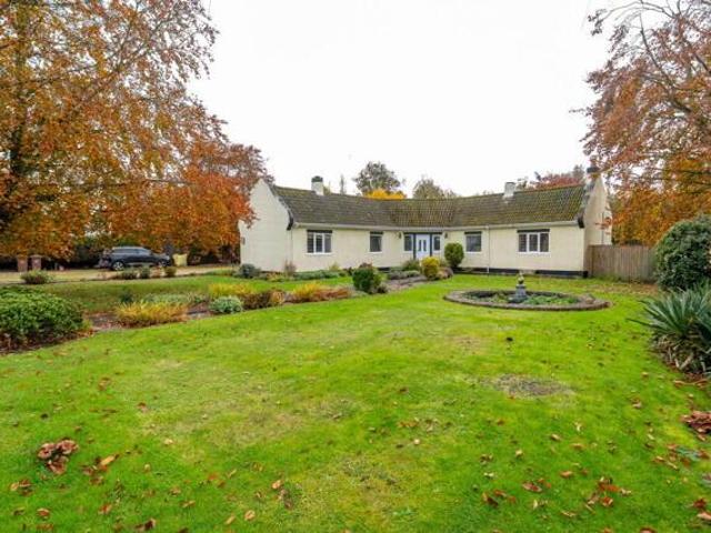 4 Bedroom Bungalow Lincolnshire Lincolnshire 101351978