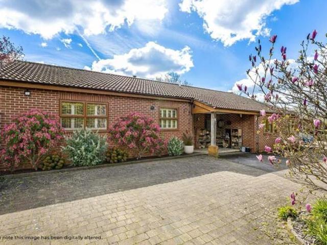 4 Bedroom Bungalow Liss Liss LS101677919