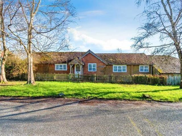 4 Bedroom Bungalow Lyndhurst Hampshire 101100256