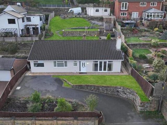 4 Bedroom Bungalow Moss Moss LS101059943
