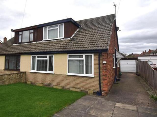 4 Bedroom Bungalow North Yorkshire North Yorkshire LS100263117