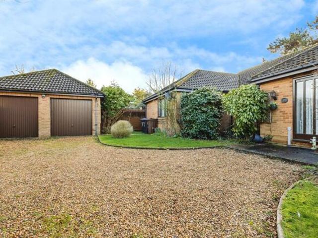 4 Bedroom Bungalow Northampton Northamptonshire LS100058243