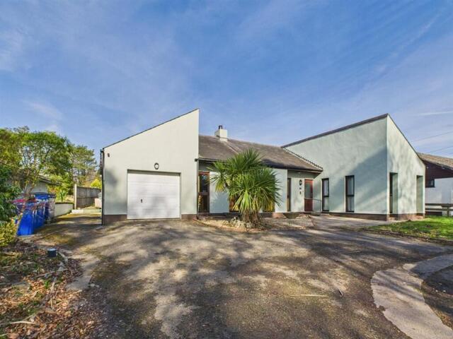 4 Bedroom Bungalow Narberth Pembrokeshire 100615264
