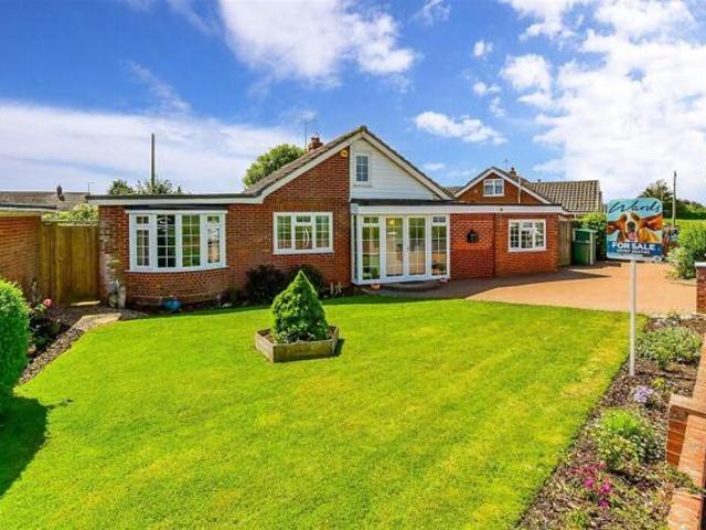 4 Bedroom Bungalow New Romney Kent LS99029132
