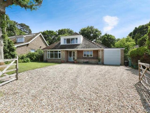 4 Bedroom Bungalow Sandown Isle Of Wight LS93509574