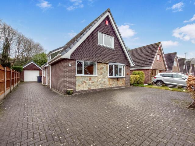 4 Bedroom Bungalow Stoke On Trent Staffordshire LS99277752
