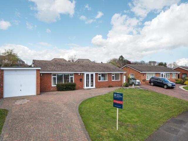 4 Bedroom Bungalow Pershore Worcestershire LS101678678
