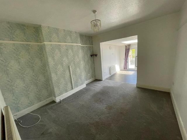 4 Bedroom Bungalow To Let