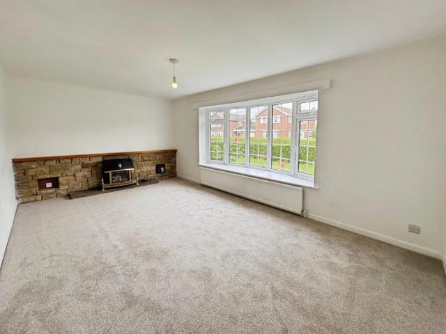 4 bedroom Bungalow To Let