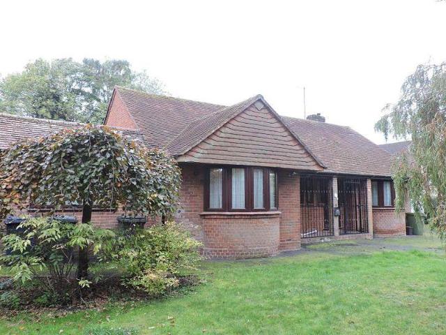 4 bedroom bungalow to rent