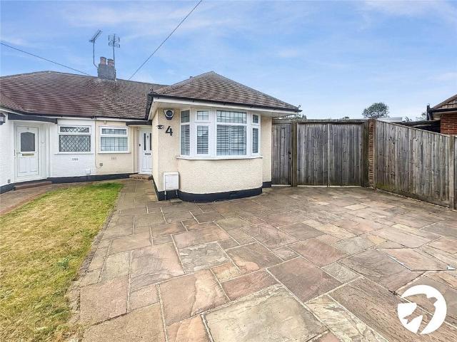 4 bedroom bungalow to rent