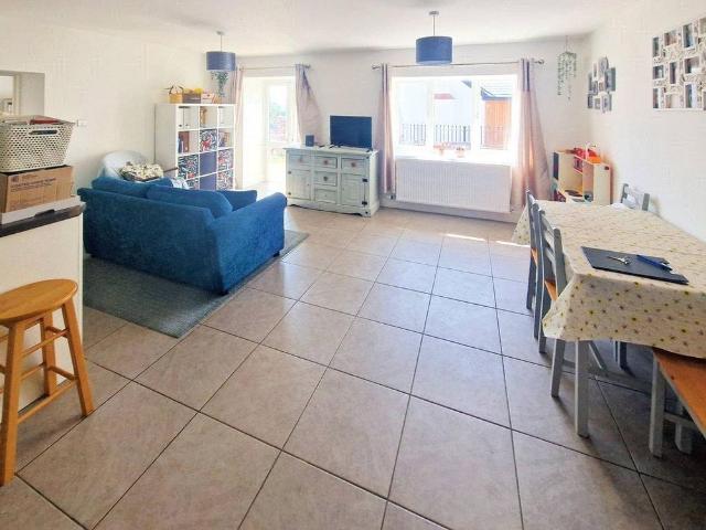 4 bedroom bungalow to rent