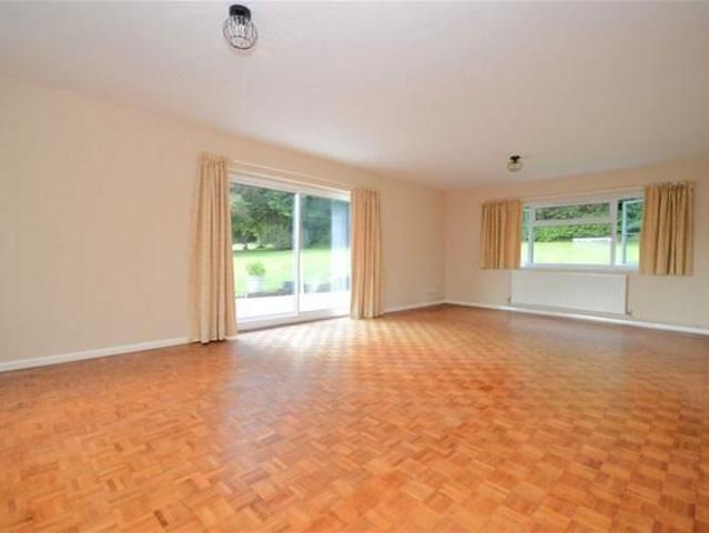 4 bedroom bungalow to rent