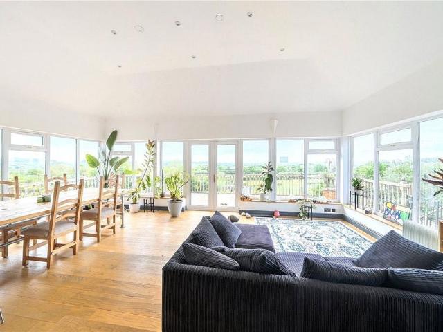 4 bedroom bungalow to rent