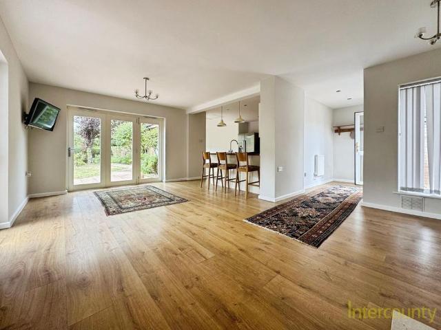 4 bedroom bungalow to rent