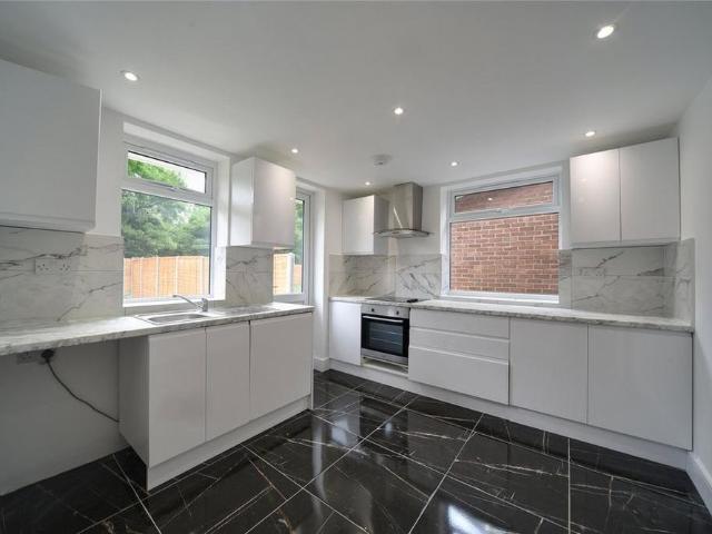 4 bedroom bungalow to rent
