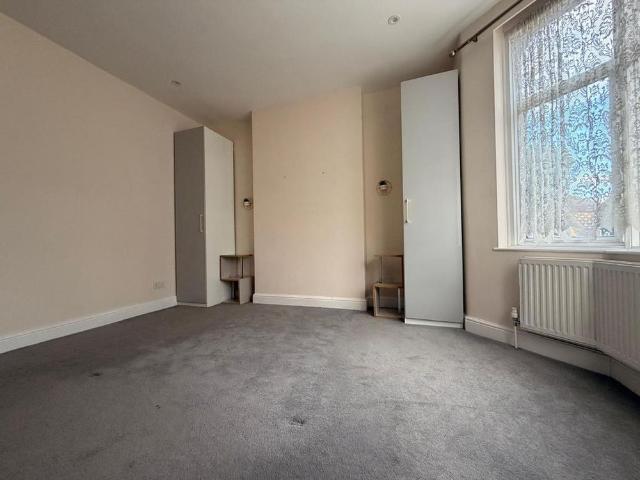 4 bedroom bungalow to rent